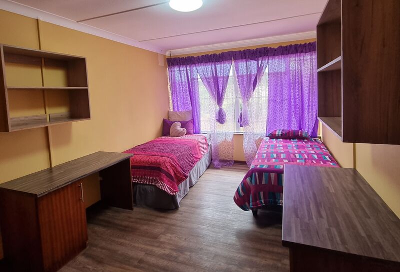 Scholtz Sharing (Commune) Room - BFN: Single Page Layout - Mosa Student ...